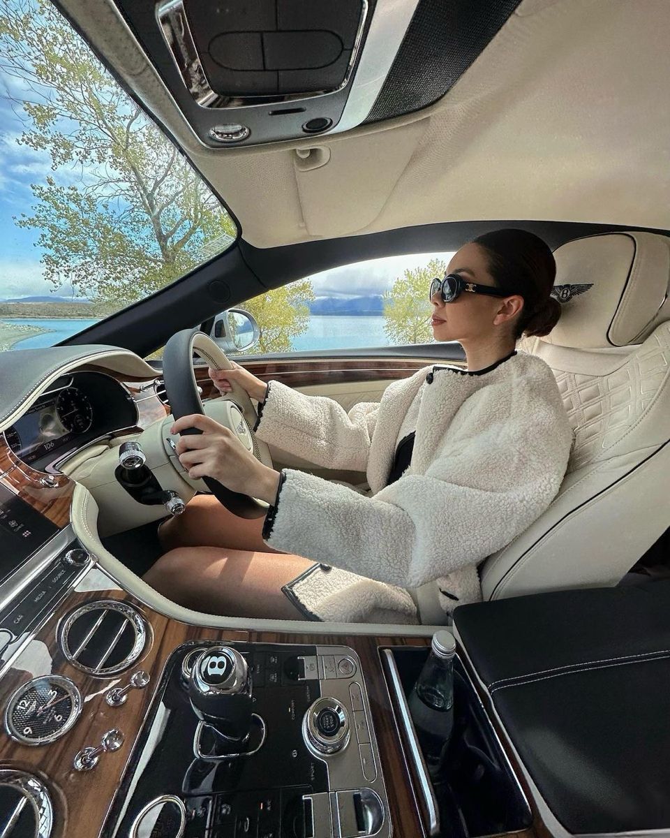 Lặng Lẽ Ký Đơn Ly Hôn Trong Lúc Anh Ngoại Tình